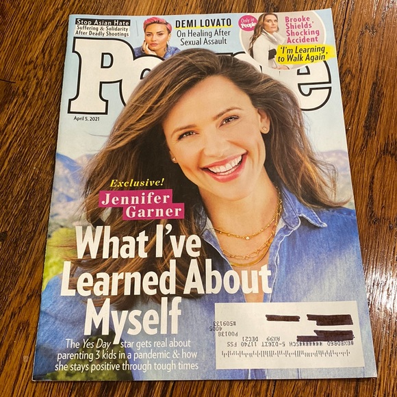 People | Other | People Magazine April 5 22 Jennifer Garner Demi Lovato ...